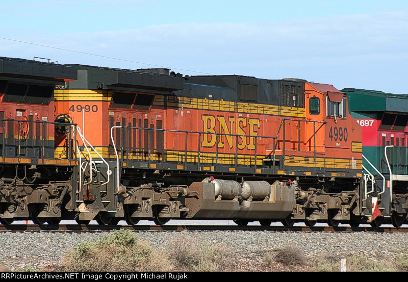 BNSF 4990
